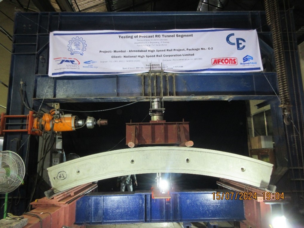 Heavy Structures Laboratory - Department of Civil Engineering, IIT Bombay